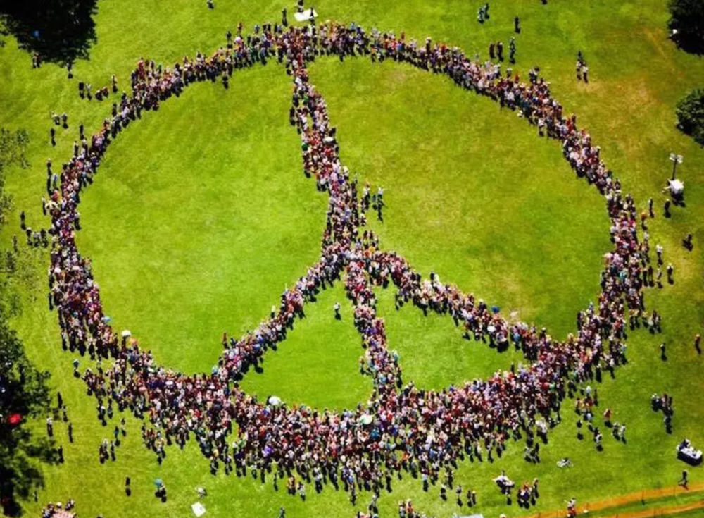 Be a part of the world’s largest human peace sign | BosGuy