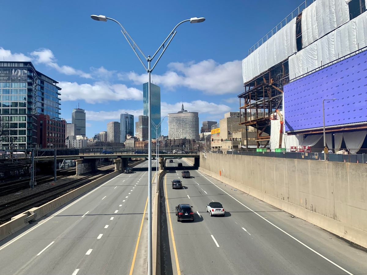 Boston proposes new green space over the Mass Pike for the South End ...